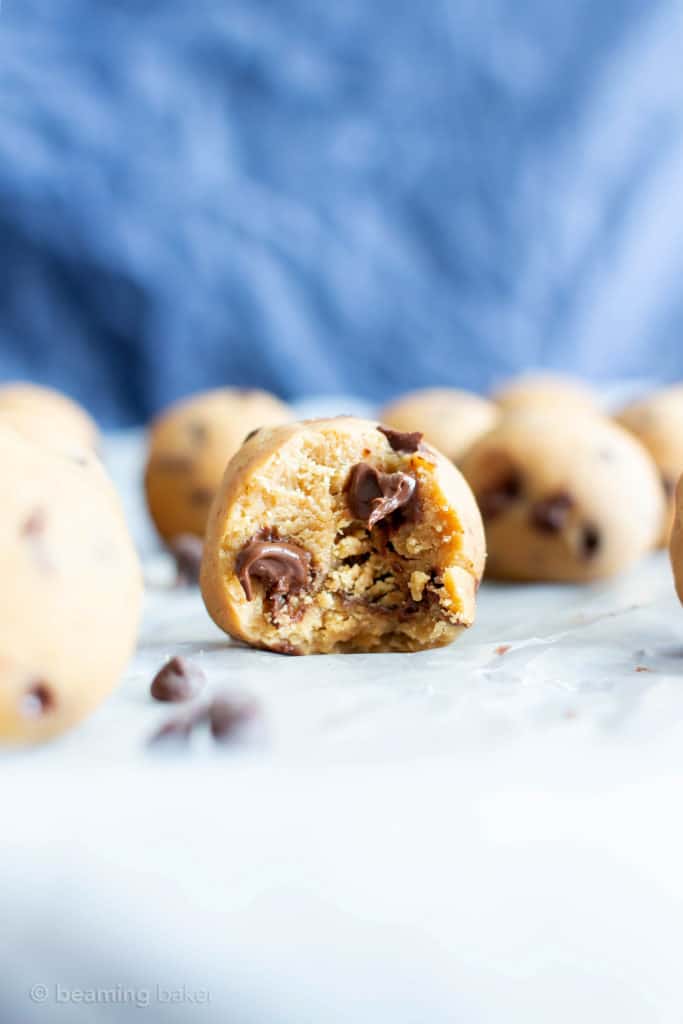 4 Ingredient Peanut Butter Chocolate Chip No Bake Energy Bites (Gluten ...