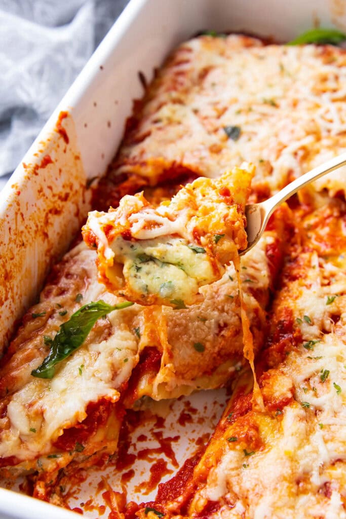 Easy Baked Manicotti Recipe with Cheese - Beaming Baker