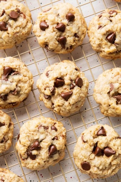 Crispy Chewy Oatmeal Cookies