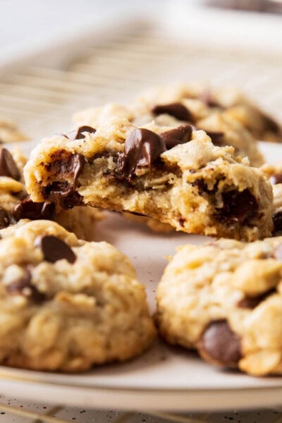 Crispy Chewy Oatmeal Cookies